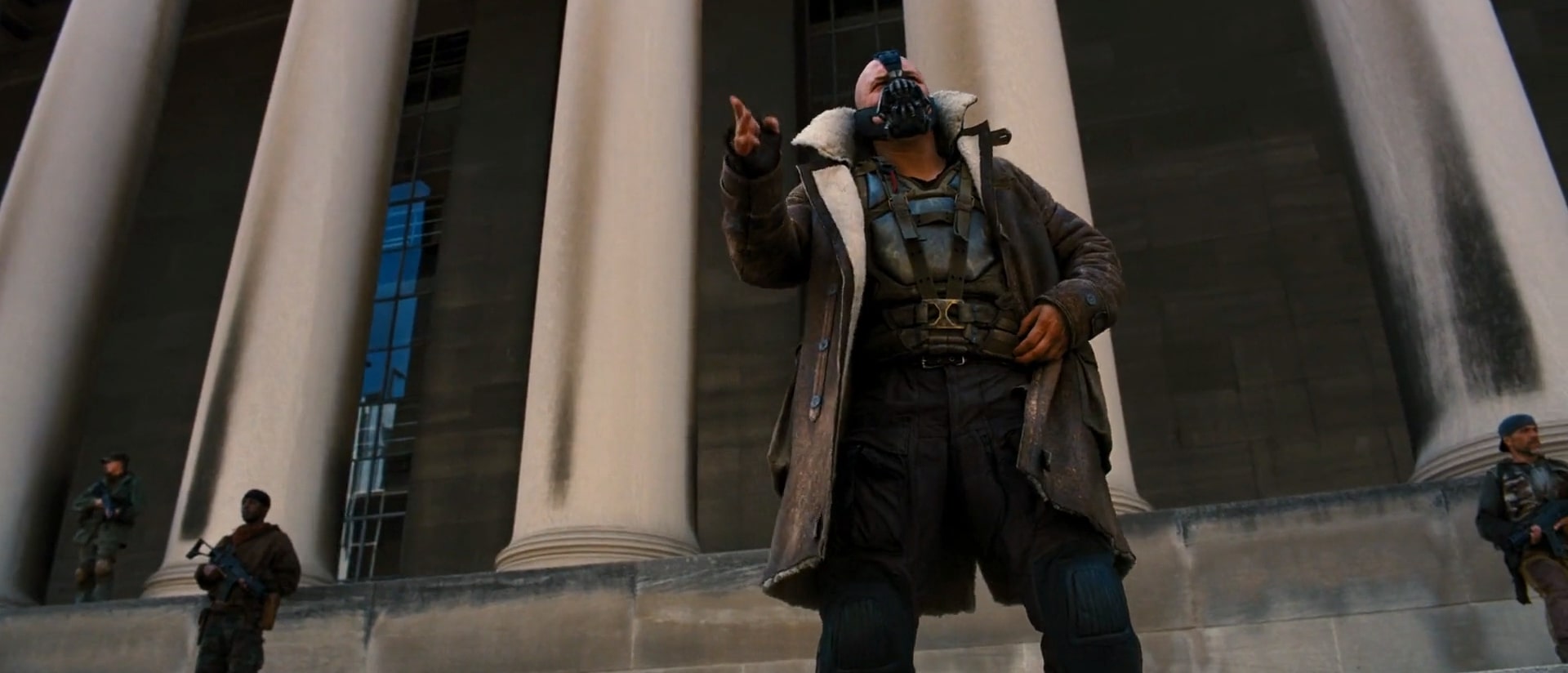 Bane’s Leather Coat From The Dark Knight Rises – Like a Film Star