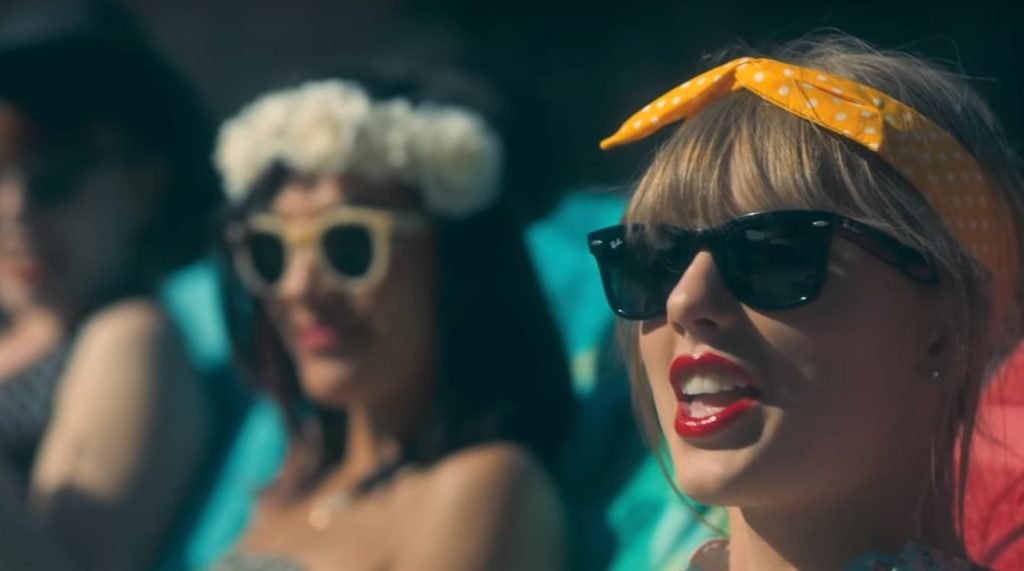 Taylor Swift’s ’22’ Sunglasses: Ray-Ban Wayfarers and Heart-Shaped ...