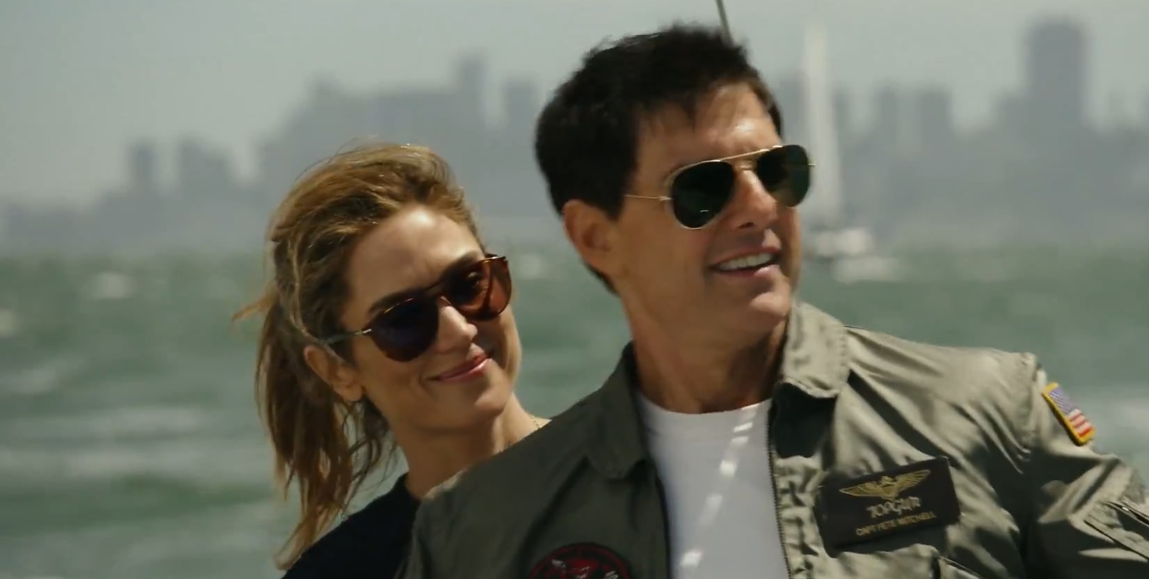 Jennifer Connellys Top Gun Sunglasses Like A Film Star