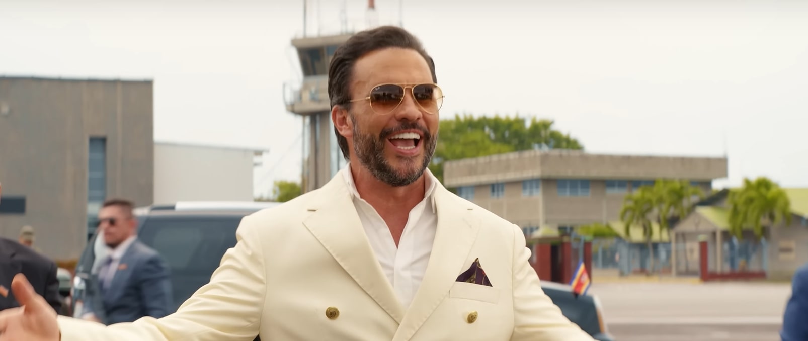 Juan Pablo Raba’s Sunglasses in Freelance (2023) – Like a Film Star